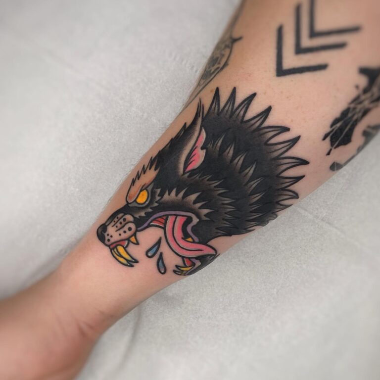 A Collection Of 33 Striking American Traditional Tattoo Designs To ...